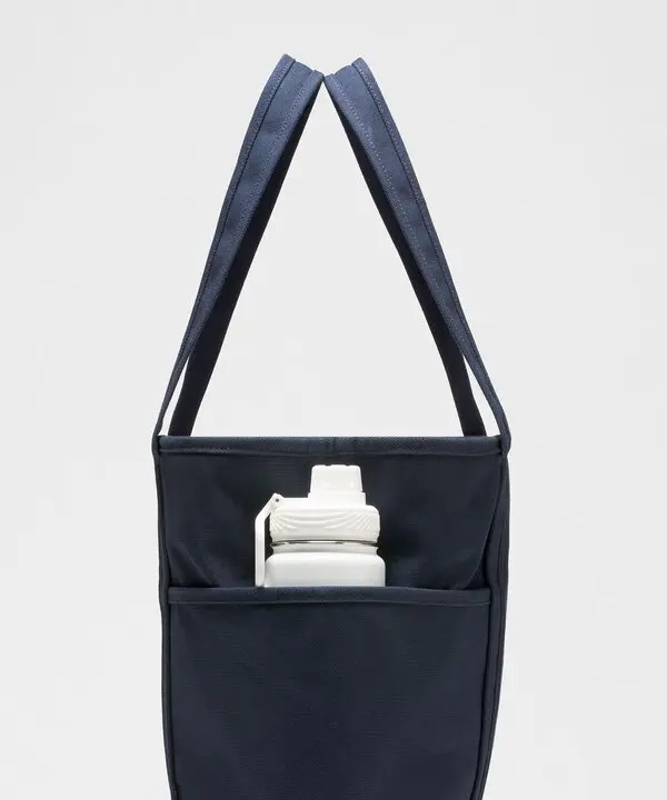 Lululemon Daily Multi-pocket Zip-top Tote Bag 18l - True Navy