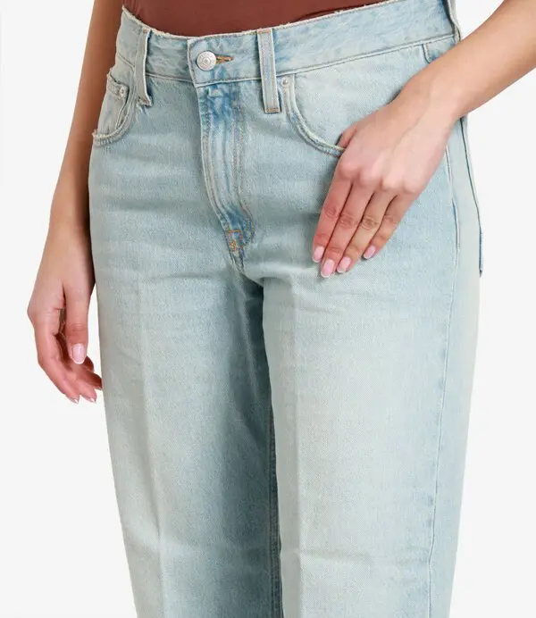 PEOPLE Mom Fit Delavé Effect Jeans