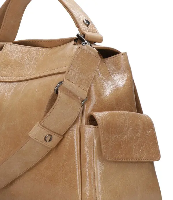 ORTIGNI Hammered Leather Satchel With Glossy Finish - Beige