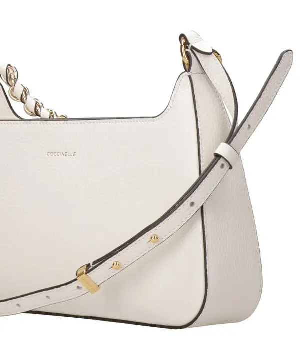 COCCINELLE Grained Leather Bag With Metal Chain And Pearl Shoulder Strap - Perla