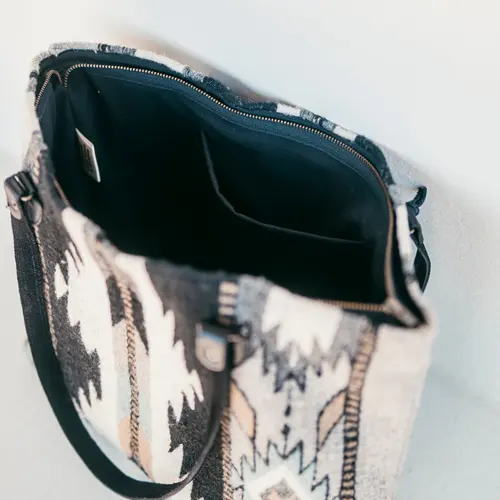 AMASOUK Looking Glass Tote