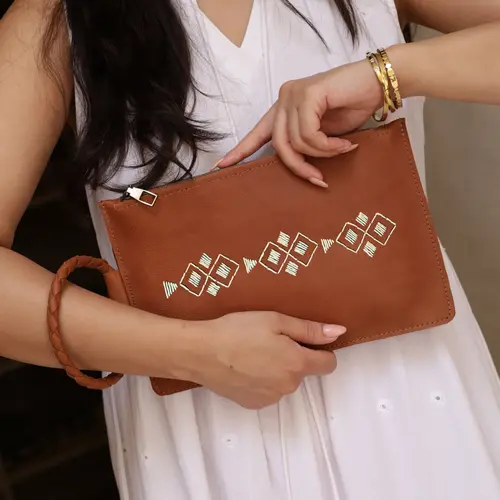 AMASOUK Noura Embroidered Clutch