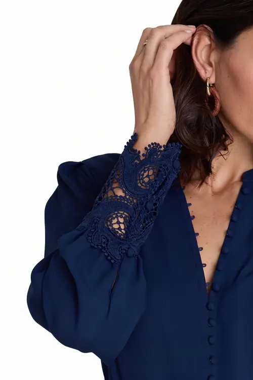 THE NOLI SHOP Blake Lace Sleeve Blouse