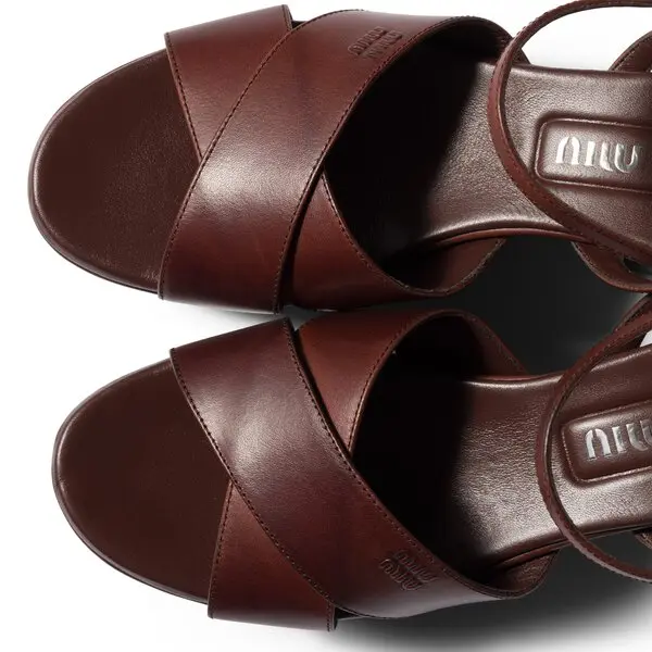 Miu Miu Leather Platform Sandals With Embossed Logo - Coffee