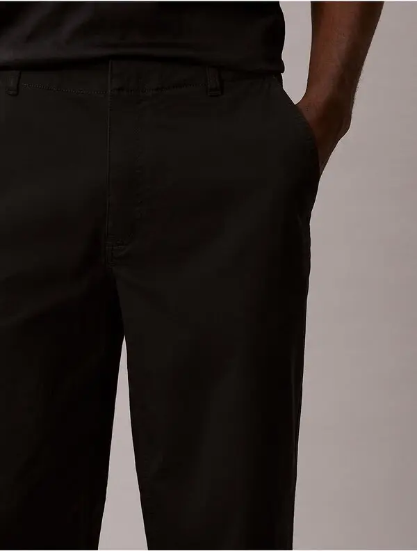Calvin Klein 90s Relaxed Cropped Chinos - Black