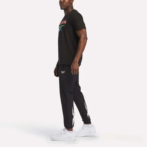 REEBOK Vector Graphic Rainbow T-shirt