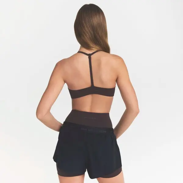 SKIMS T Back Triangle Bra | Deep Neutral | | Nike Studio Stretch - Dark Roast