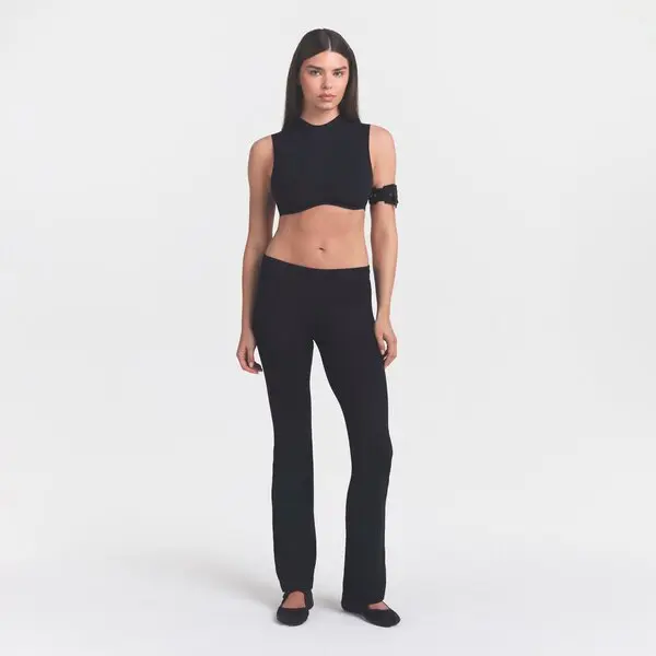 SKIMS Mock Neck Bra Top | Black | | Nike Studio Stretch