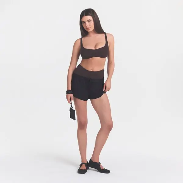 SKIMS Seam Front Micro Bra | Deep Neutral | | Nike Studio Stretch - Dark Roast