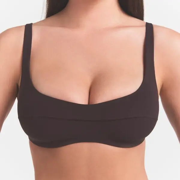 SKIMS Seam Front Micro Bra | Deep Neutral | | Nike Studio Stretch - Dark Roast
