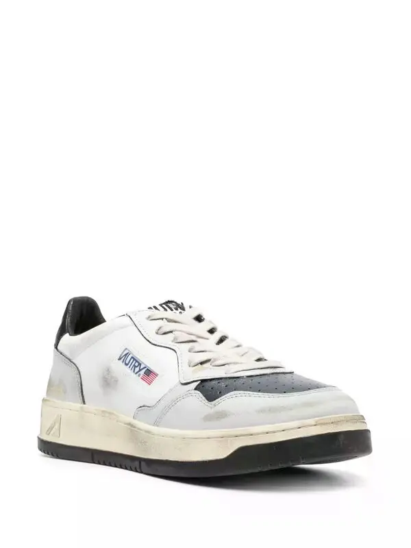 AUTRY Medalist Low Lace-up Sneakers