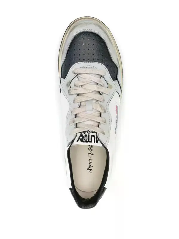 AUTRY Medalist Low Lace-up Sneakers