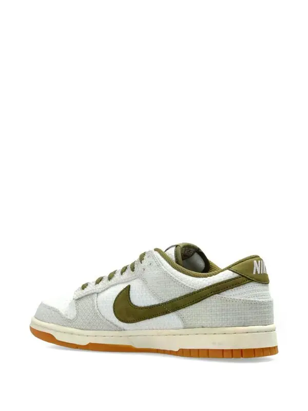 Nike Dunk Low Retro Sneakers