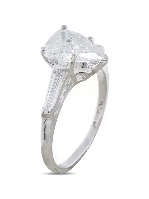 LB EXCLUSIVE 18k White Gold Pear And Baguette Diamond Ring - Silver