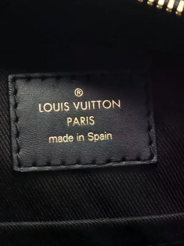 LOUIS VUITTON Monogram Saintonge Satchel
