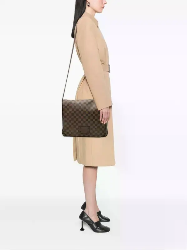 LOUIS VUITTON Damier Ebene Brooklyn Mm Bag
