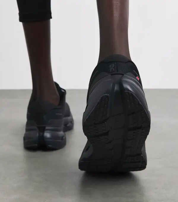 On Cloudrunner 3 Athletic Trainers - Black