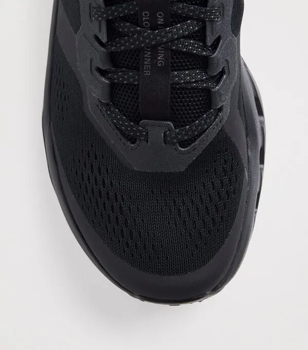 On Cloudrunner 3 Athletic Trainers - Black