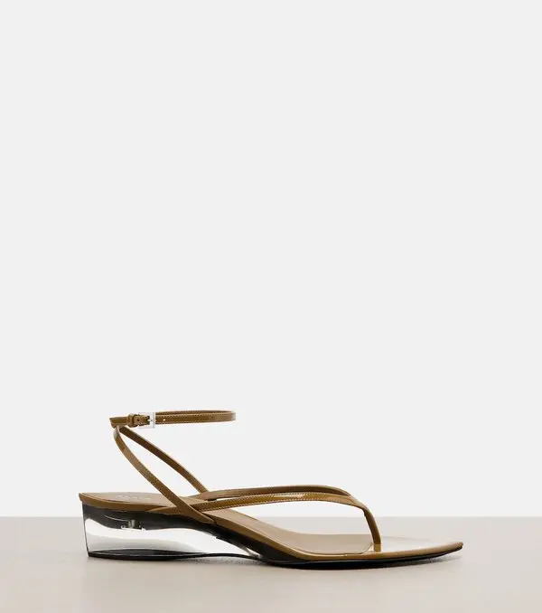 Alaïa Invisible Patent Leather Wedge Thong Sandals - Green