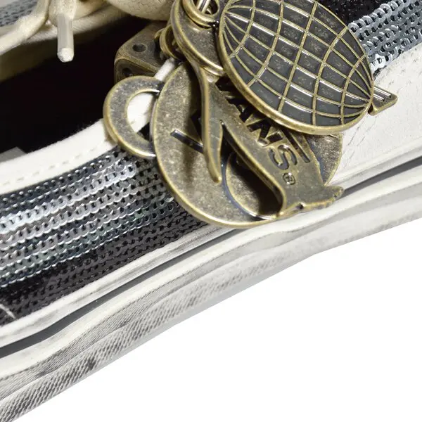 VANS Embellished Sequined Lace-up Sneakers - Nero/bianco
