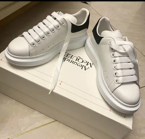 Alexander McQueen Oversized Low-top Sneakers - White/black