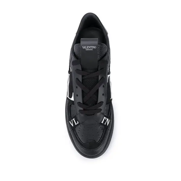 Valentino Garavani Vl7n Round Toe Low-top Sneakers