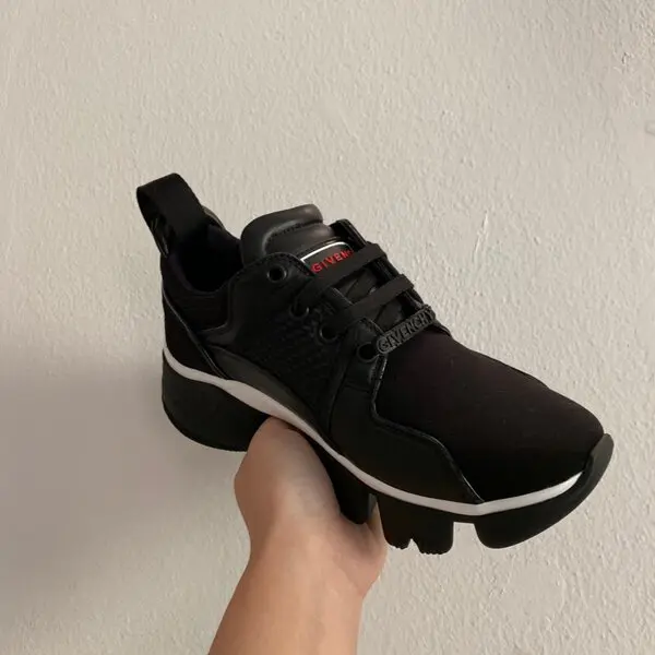 Givenchy Jaw Chunky Low-top Sneakers - Black