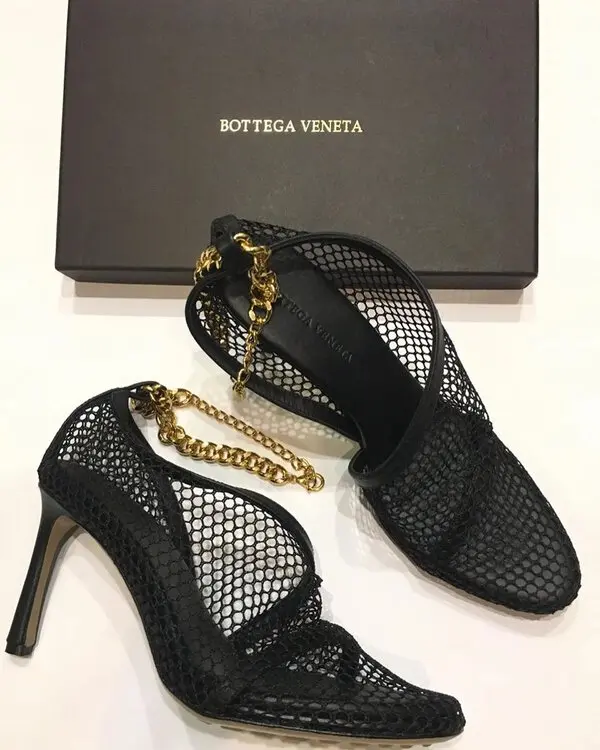 Bottega Veneta Mesh Overlay Pumps With Chain Detail - Black
