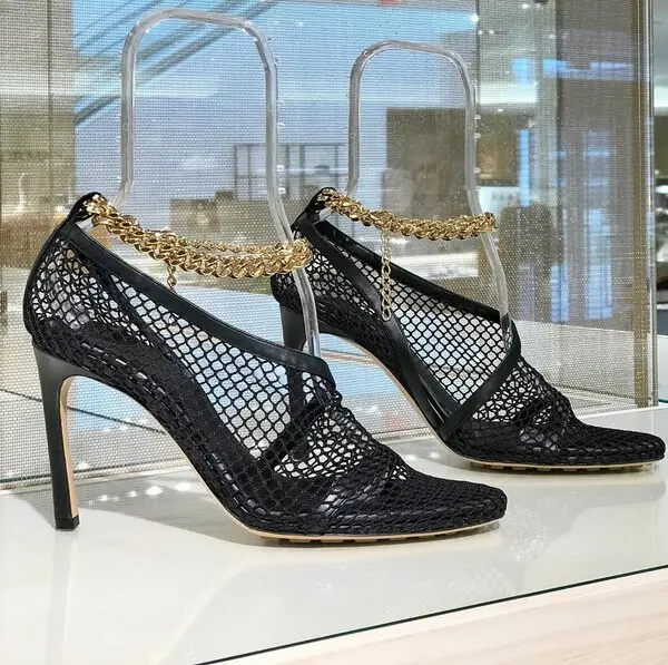 Bottega Veneta Mesh Overlay Pumps With Chain Detail - Black