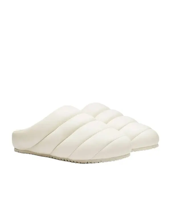 Axel Arigato Quilted Round Toe Slip-on Slippers - White