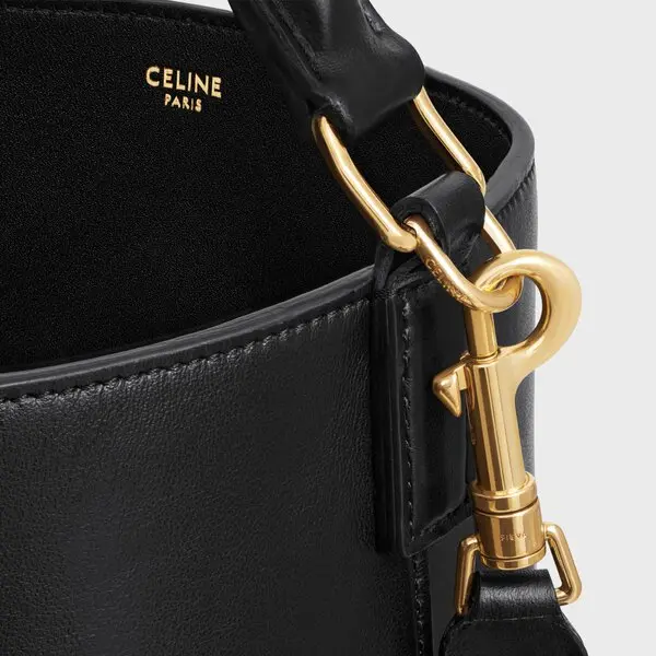 Celine Medium Bucket Bag In Smooth Calfskin With Triomphe Clasp - Black