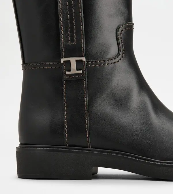 TOD'S Round Toe Ankle Boots With Side Straps And Logo Detail - Black
