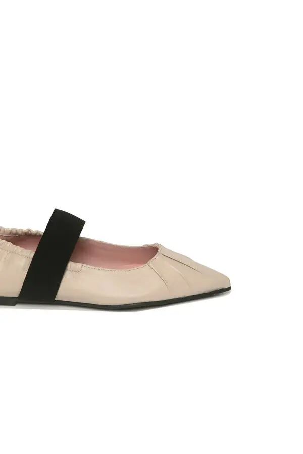 Pretty Ballerinas Pleated Pointed Flats With Contrasting Elastic Strap