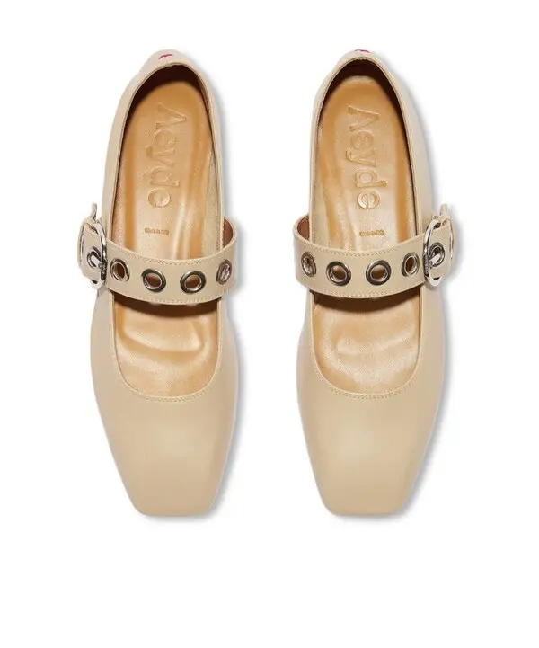 AeydĒ Buckle Detail Flats