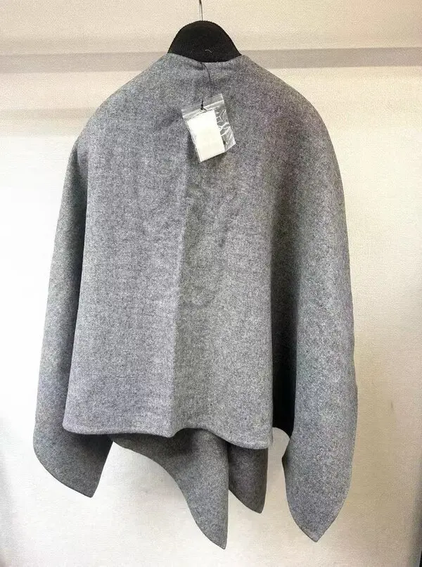 Max Mara Serra Logo Patch Cape - Gray