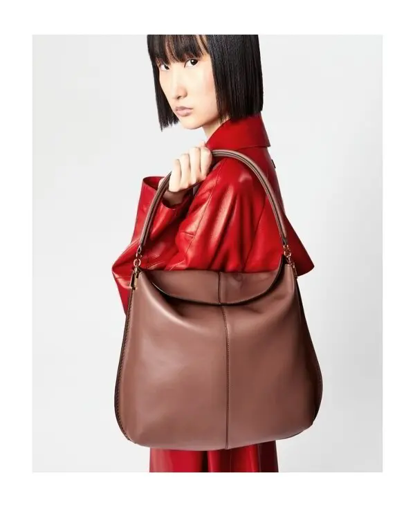 TOD'S Logo Plaque Shoulder Bag - Brown
