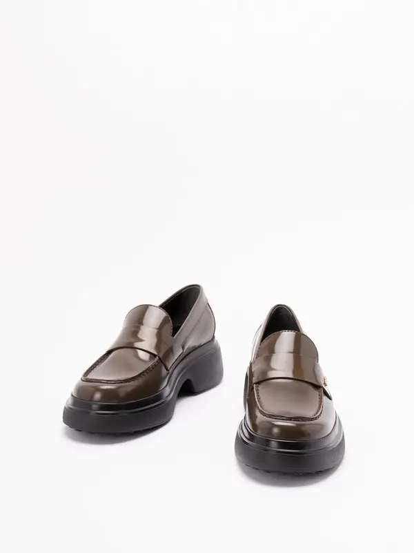 TOD'S Logo Plaque Slip-on Loafers - Black