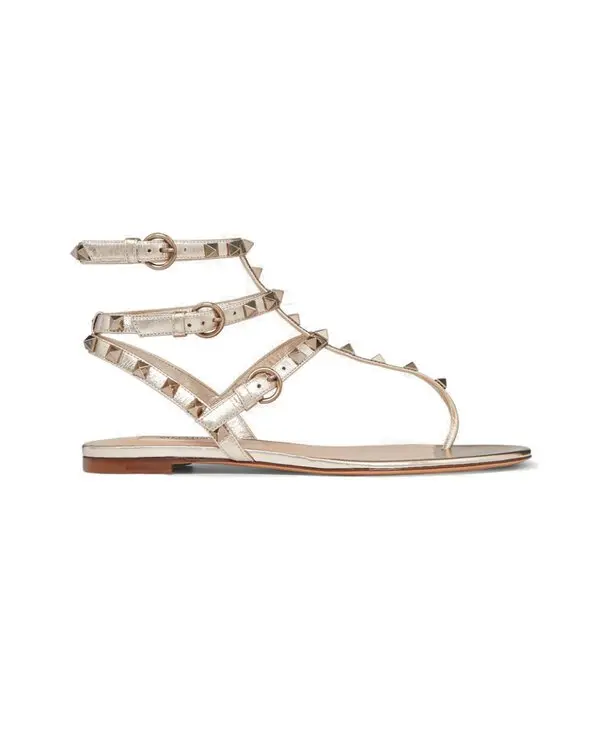 Valentino Garavani Rockstud Metallic Thong Sandals - Nude