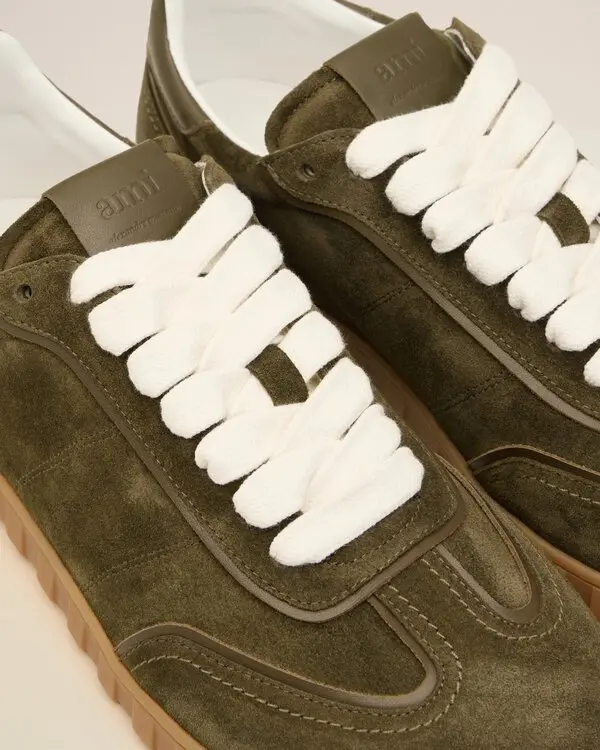 AMI Paris Suede Lace-up Sneakers - Bronze