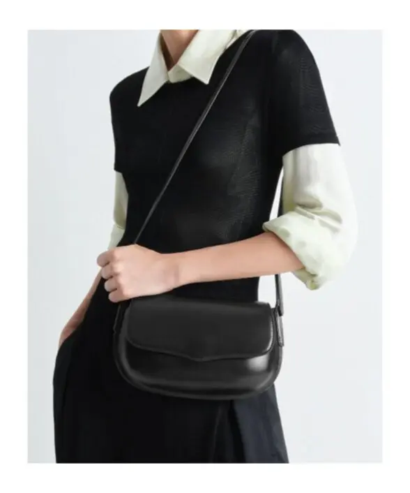 LEMAIRE Leather Shoulder Bag - Black