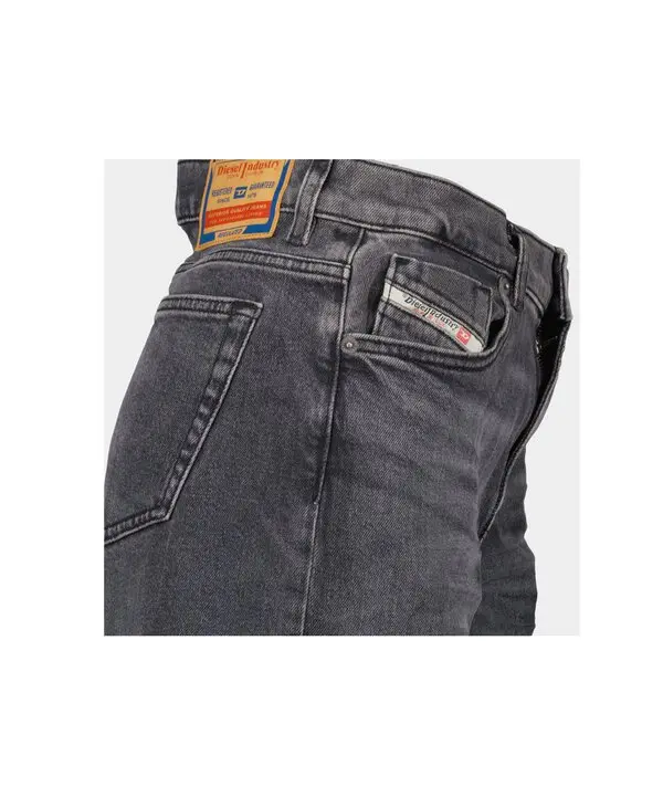 DIESEL® 1978 D-akemi Wide Leg Jeans