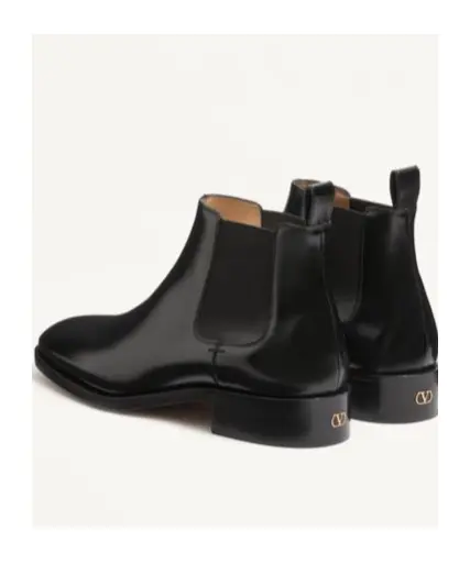 Valentino Garavani Vlogo Signature Chelsea Boots