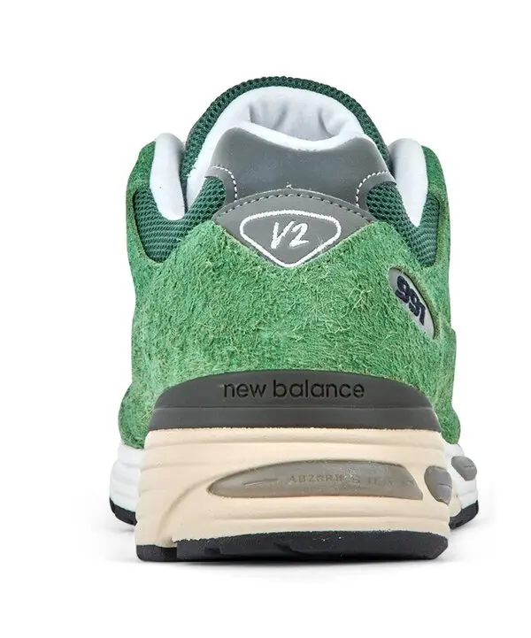 NEW BALANCE 991v2 Lace-up Sneakers - Green