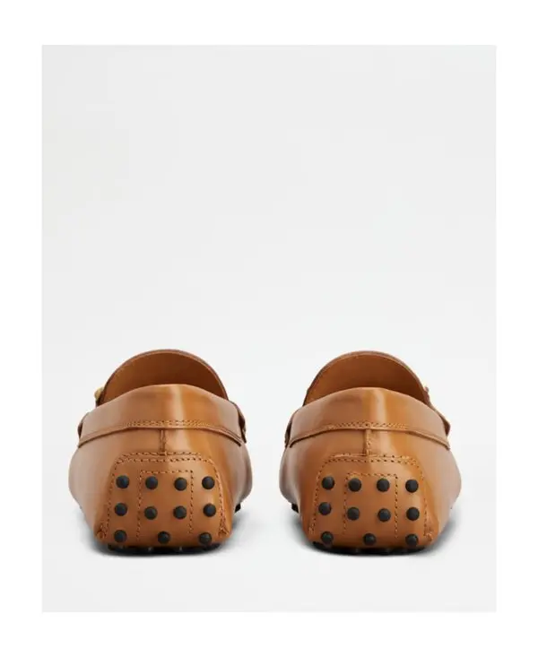 TOD'S Kate Gommino Driving Flats With Metal Chain Detailing - Brown