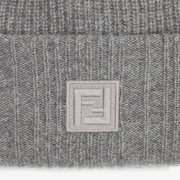Fendi Logo Patch Ribbed Beanie - Grey