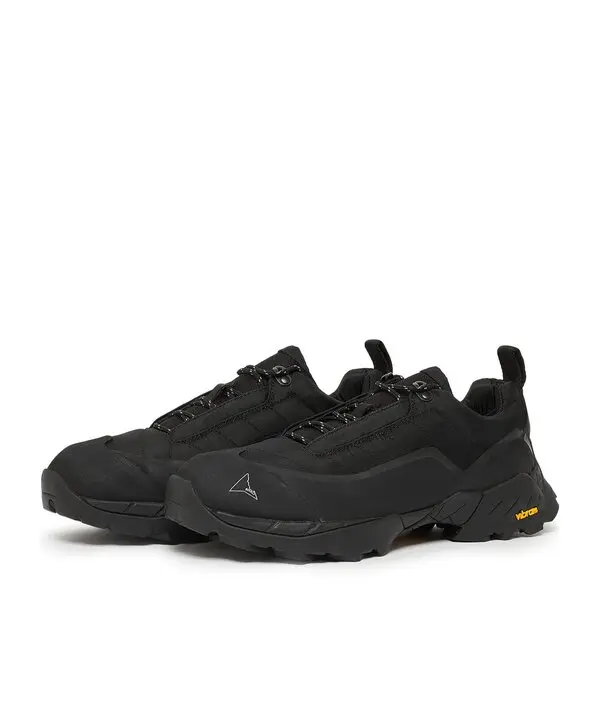 ROA Quilted Round-toe Low-top Sneakers