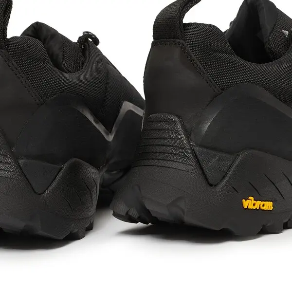 ROA Quilted Round-toe Low-top Sneakers