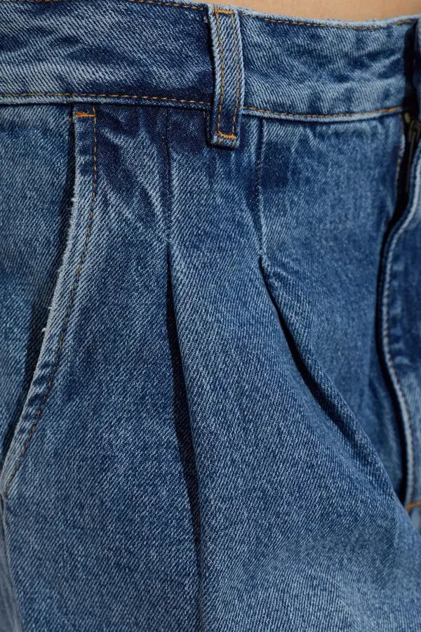 Off-White Pleated Wide-leg Jeans