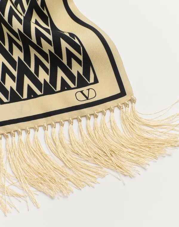 Valentino Garavani Toute La V Fringed Edge Scarf - Nude