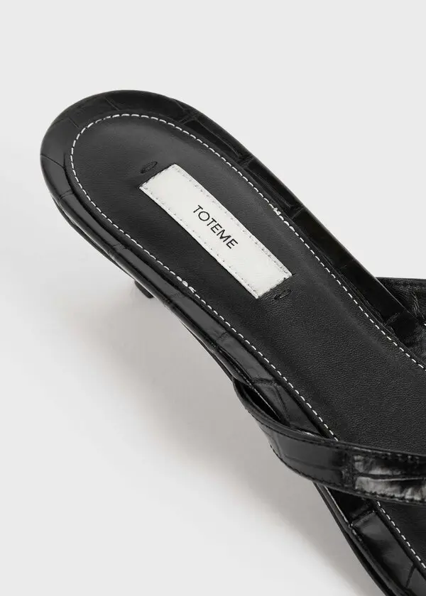 TOTEME Embossed Flip Flops - Black